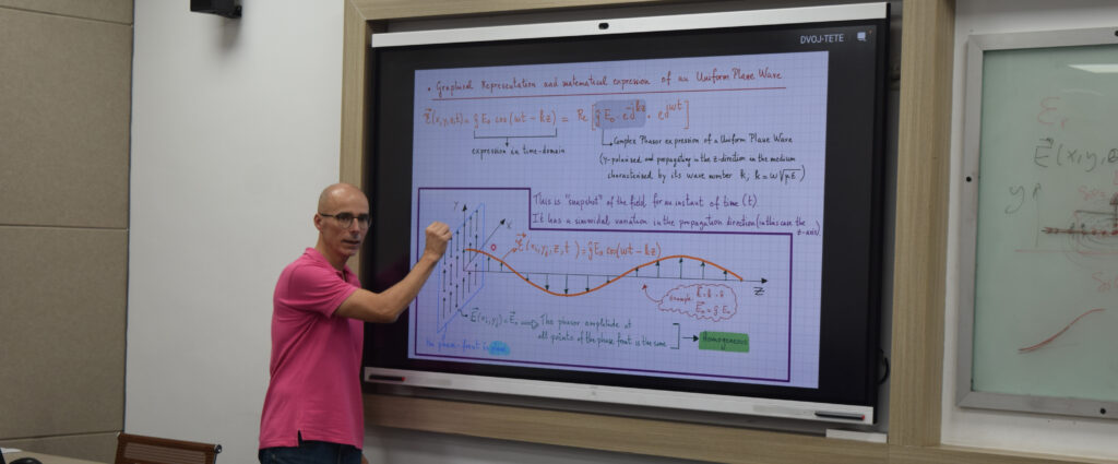 10 days Training/Course on Photonic Integrated Circuits - School of ...
